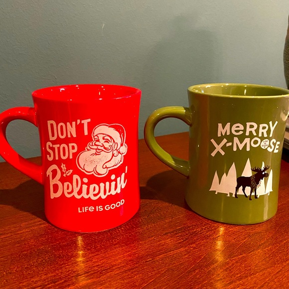 Life Is Good | Dining | Nwt Life Is Good Gift Set Of 2 Holiday Mugs ...